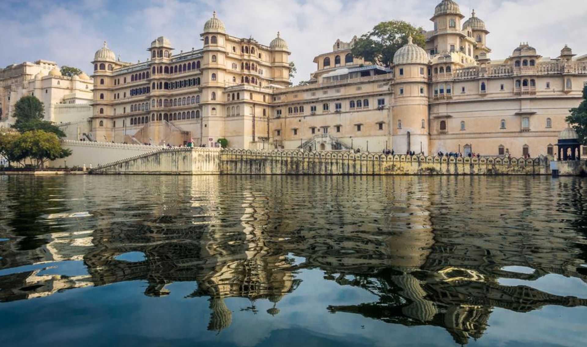 Swaroop Sagar Lake Udaipur - Photos, Reviews