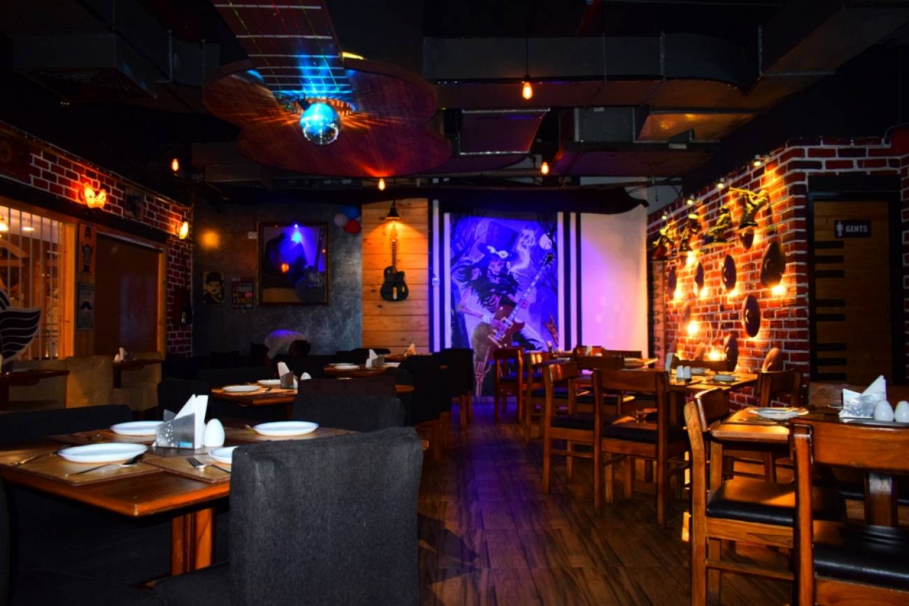 Discover Udaipur's Lively Nightlife After Sunset